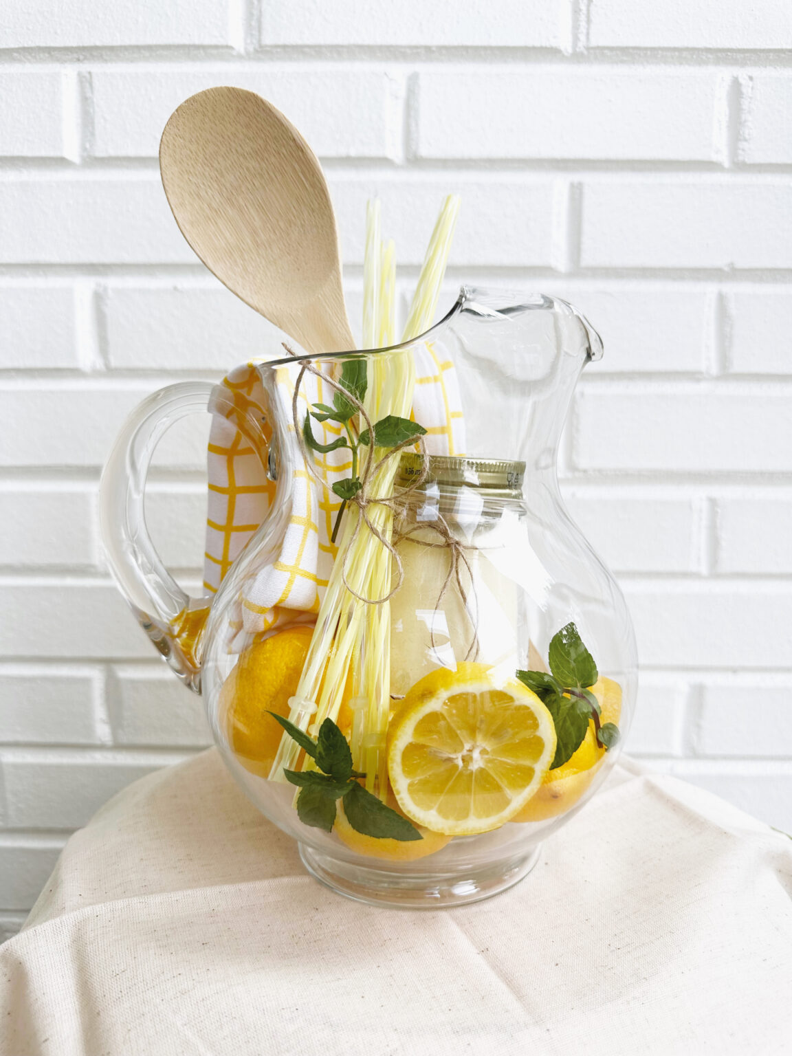 Hostess Gifts: For the Whole Family | Living With Landyn